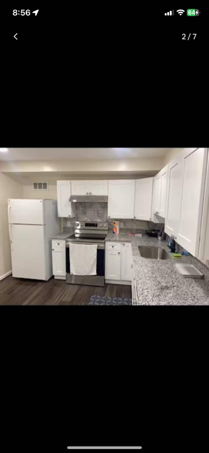 Gorgeous Room Central Downtown - Baltimore, MD