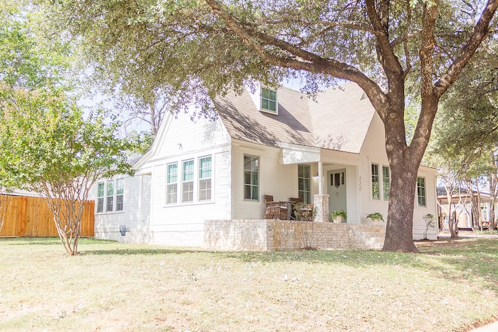The Hazel -Host And Stay Boutique Home - Stephenville, TX
