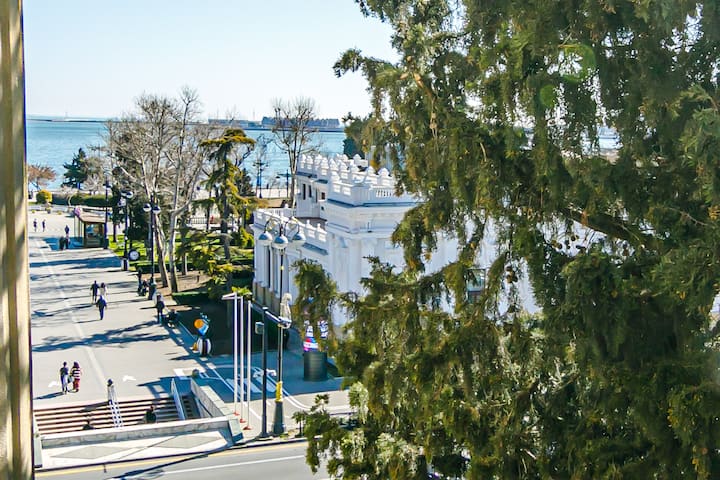 White Lilies 2br | Balcony Sea View | F1 & Nizami - Bakú