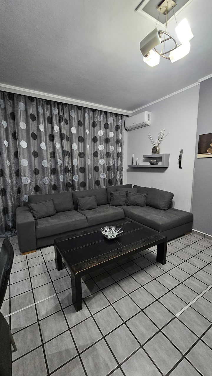 Mani's Family Lake Home - Tirana