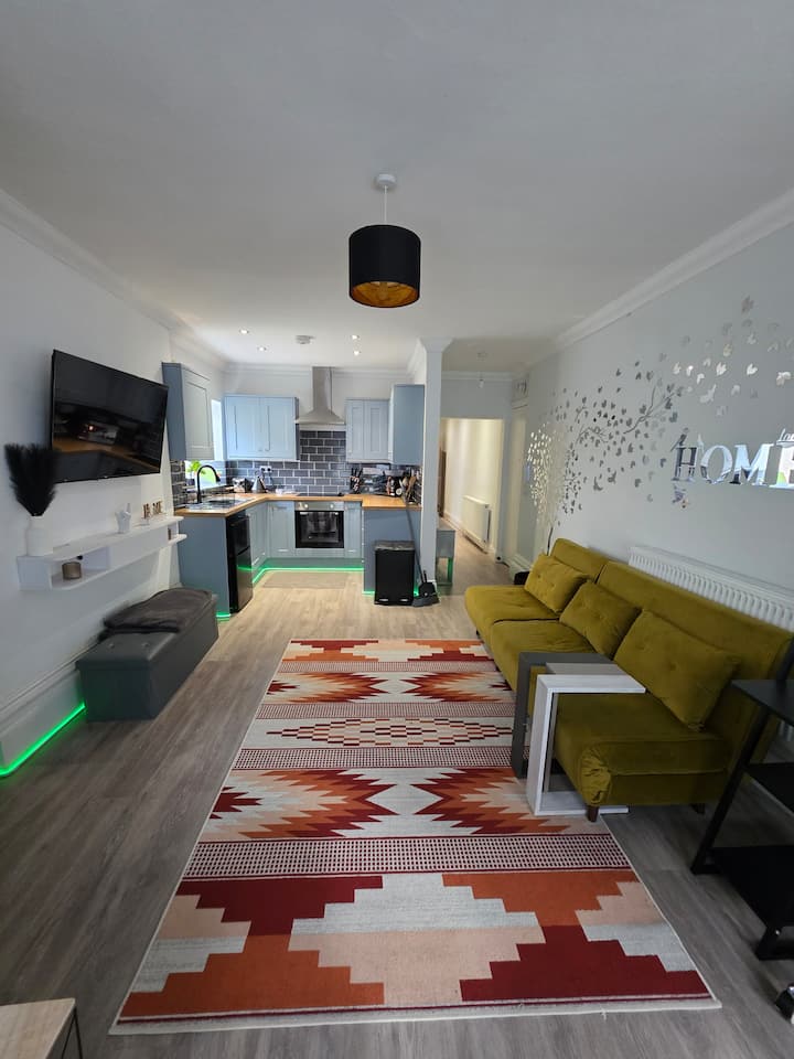 Modern Style Cosy Apt Near Leas - Folkestone