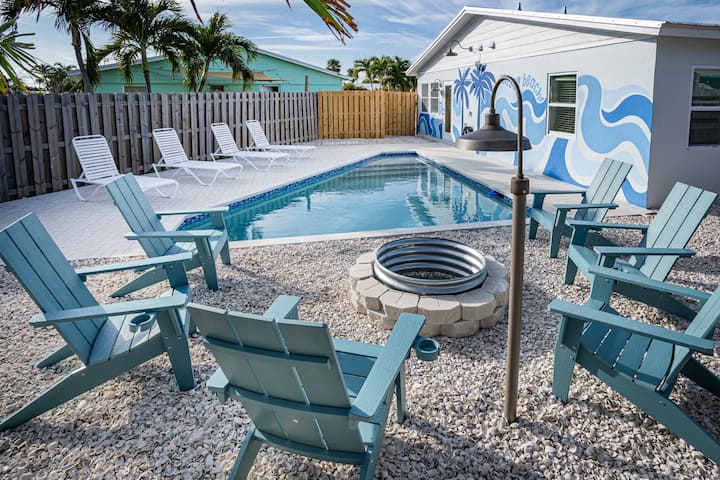 Beach Retreat | Private Heated Pool & Fenced Yard - Jensen Beach, FL