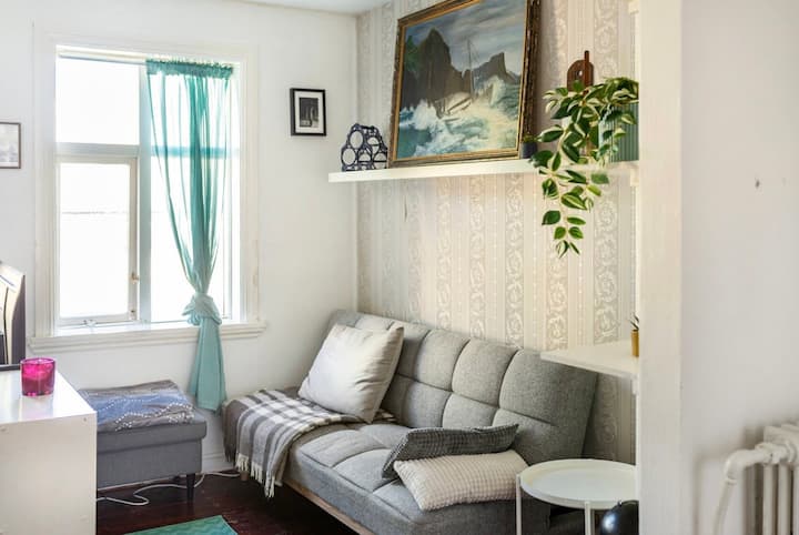 Cosy Apartment On Main Street - Reykjavík