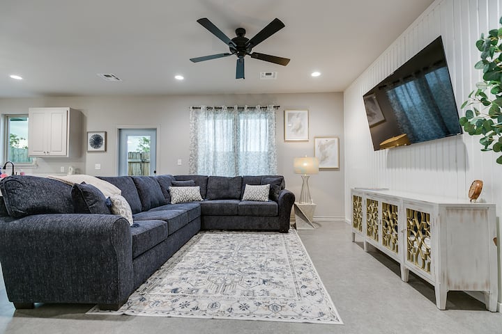 Holiday Haven W/ 3 Br & 2 Ba - San Angelo, TX