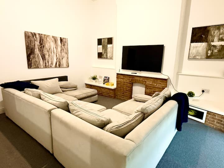Amazing 2 Bed Flat Huge Lounge - Nottingham