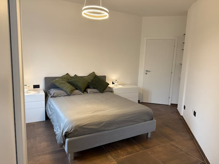 Bright And Airy One-bedroom Apartment In Como - Como