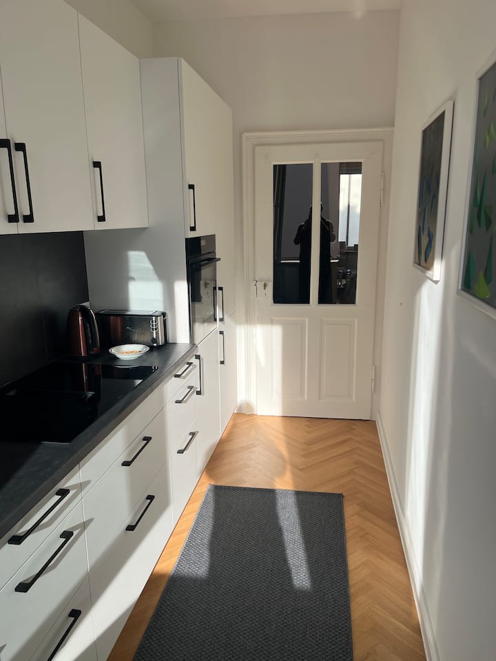 Central Apartment For Up To 5 People - Munich