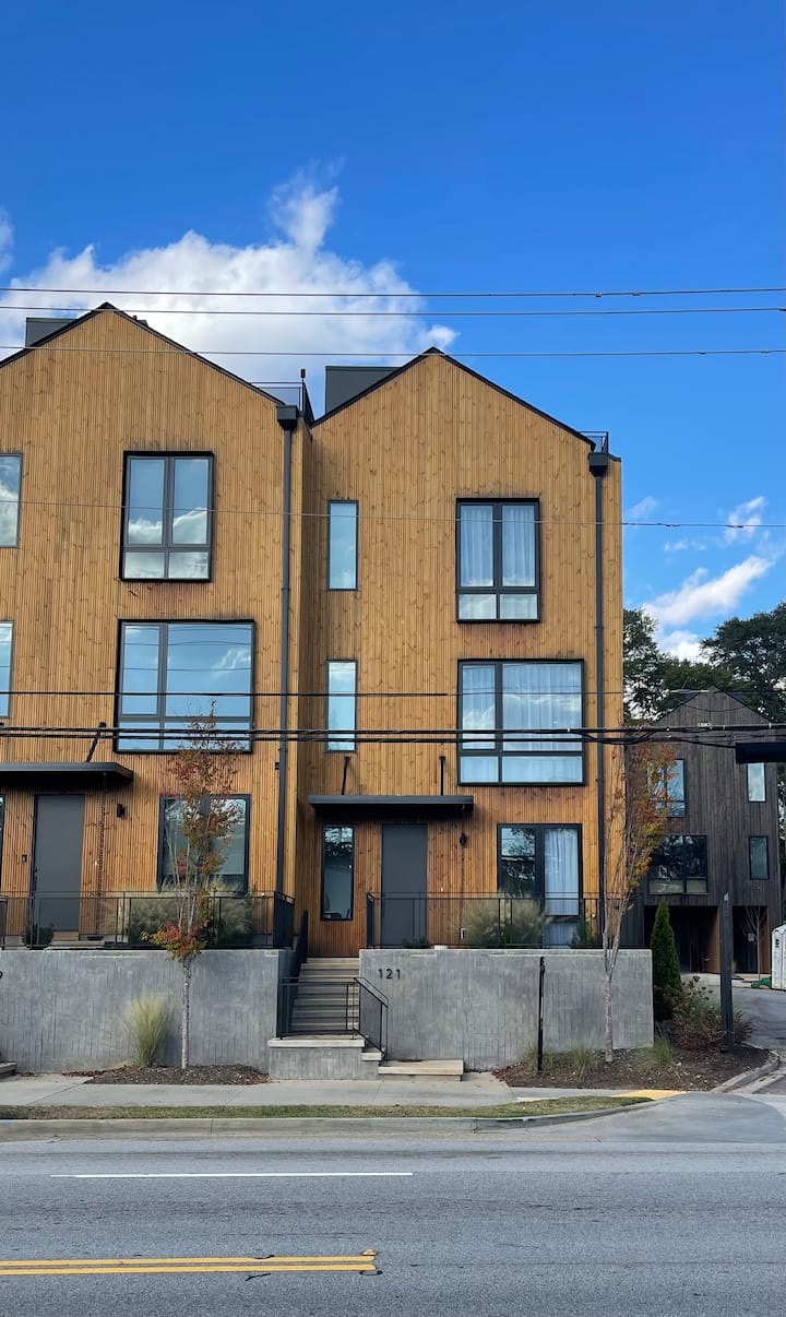 Luxury Modern Townhome W/rooftop Terrace - Greenville, SC