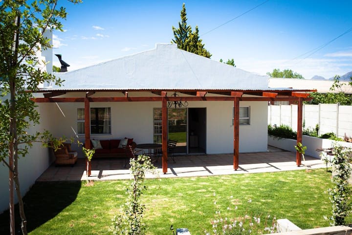 Rooikraal Hamlet Village Cottage - Ceres