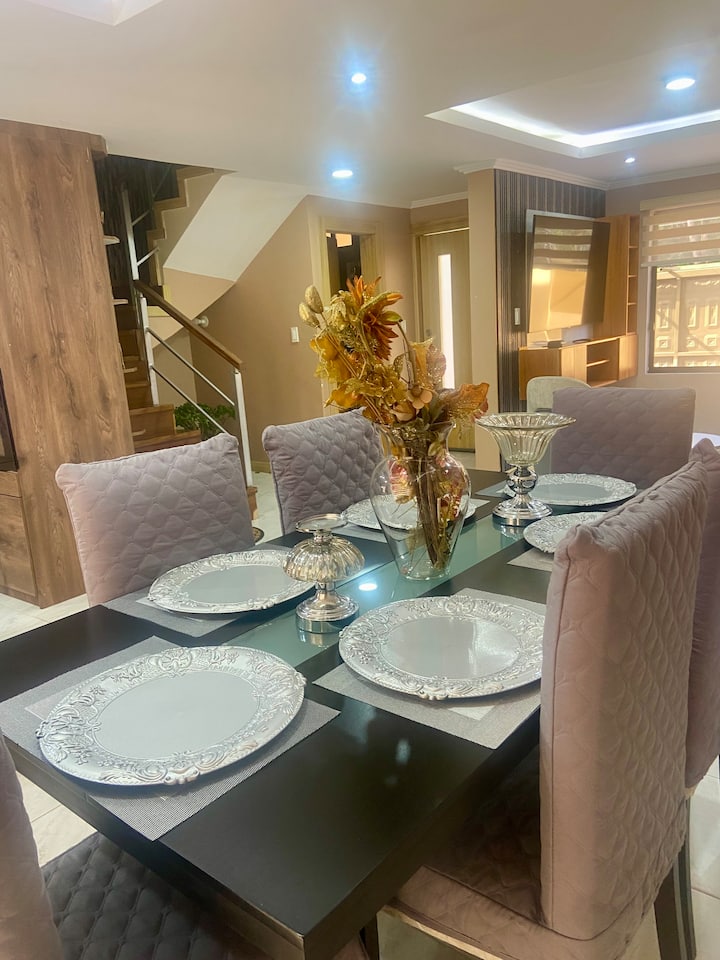 Casa Nueva En Miraflores Cuenca - Cuenca