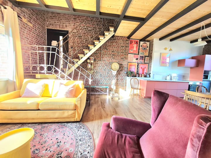 Loft Duplex-parking Privé-métro Lille 20min - Croix