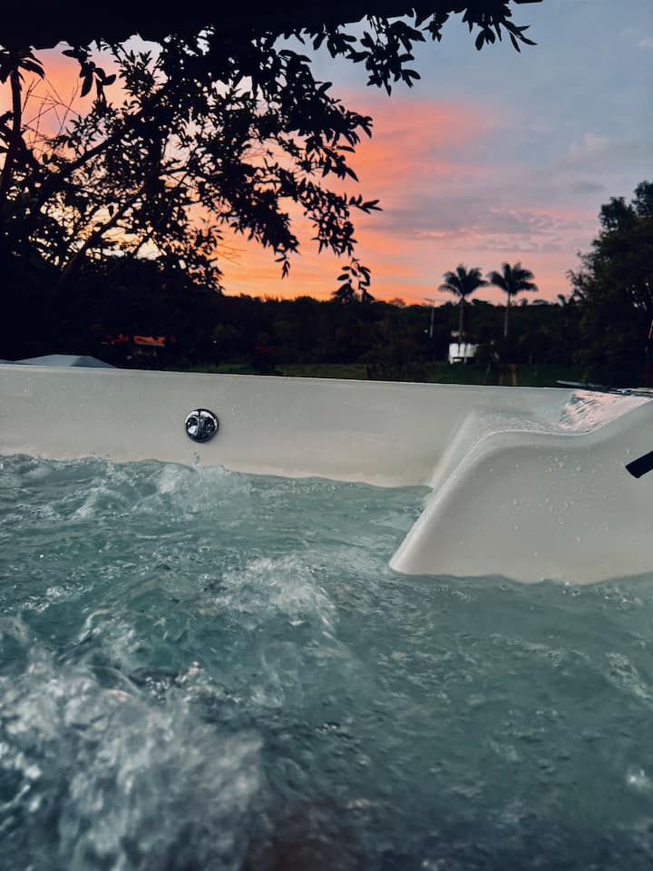 Flores En La Colina - Jacuzzi - Puente Nacional