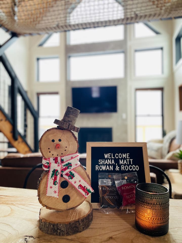 Lake Erie Lookout Treehouse, Hot Tub, Fireplace - Lake Erie, PA
