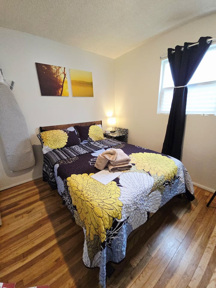 Central House Mini Suite W/ Bath - Spokane, WA