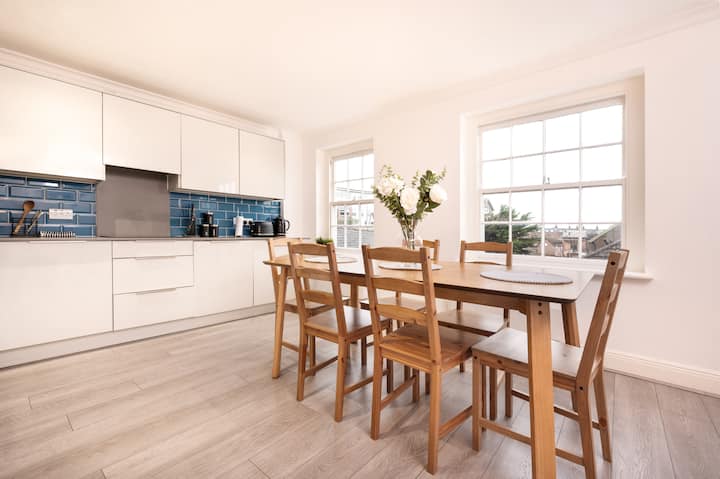 Large 2 Bed - 3min From Centre - Reading