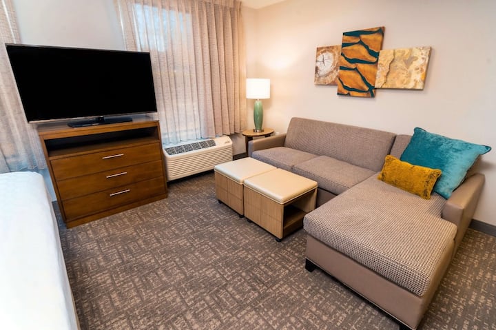1 King Kitchen Suite W/ Parking & Breakfast - Coeur d'Alene, ID