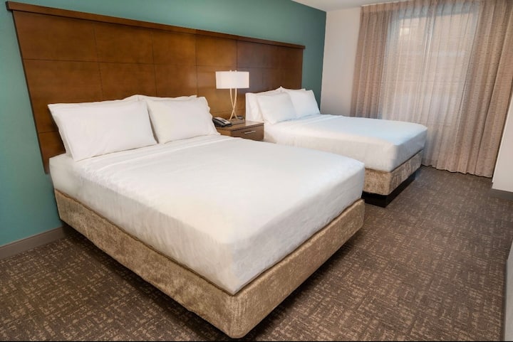 Combination Of 2 Suites W/ Parking & Breakfast - Coeur d'Alene, ID