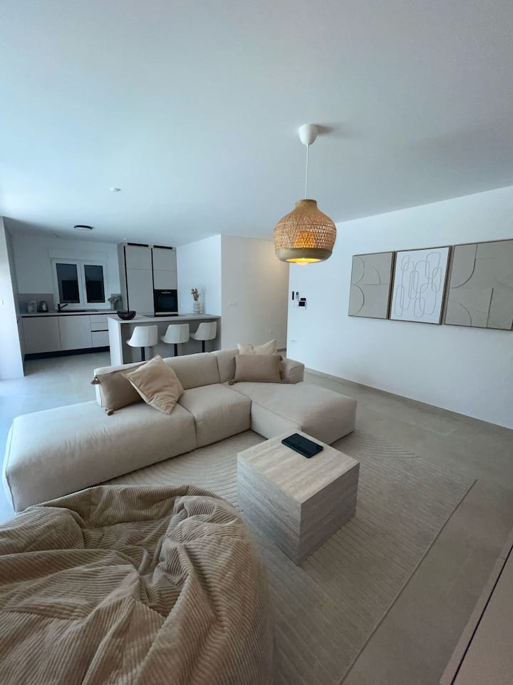 ČIovo 100 M² Apartment With 70 M² Private Garden - Okrug Gornji