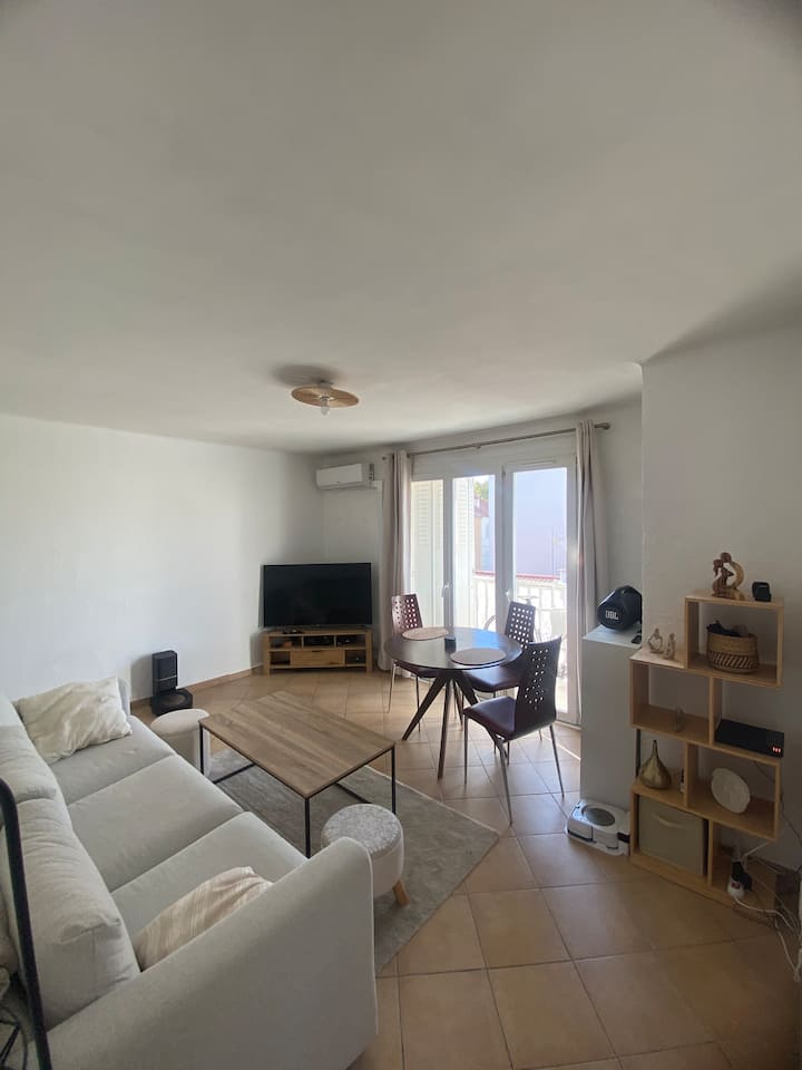 Chambre Dans Un Appartement - La Seyne-sur-Mer