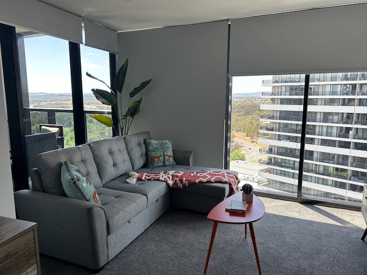 Plush Apartment At Nightfall - Belconnen