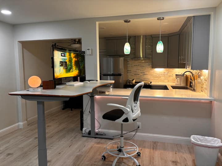 Minimalist Apartment - Mountain View, CA