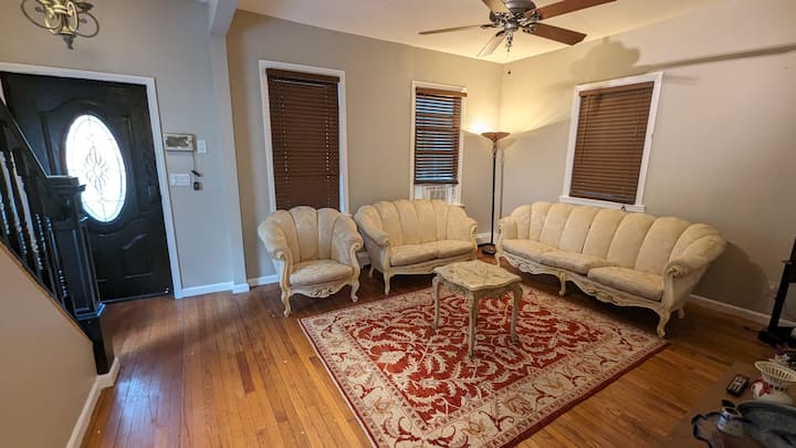 432-1 Two Bedroom Home Close To Nyc Free Parking - Yonkers, NY