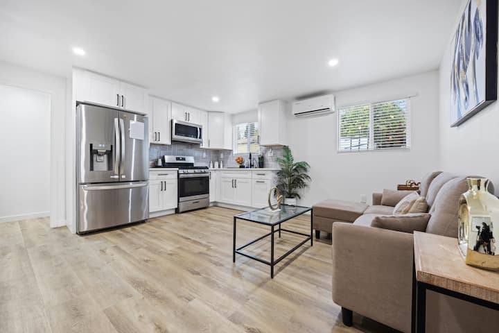 Cute, Clean & Cozy - Long Beach, CA