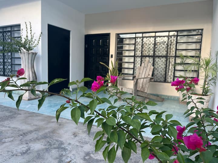 1970’s House, Parking, 3 Blocks To Central Park - Valladolid