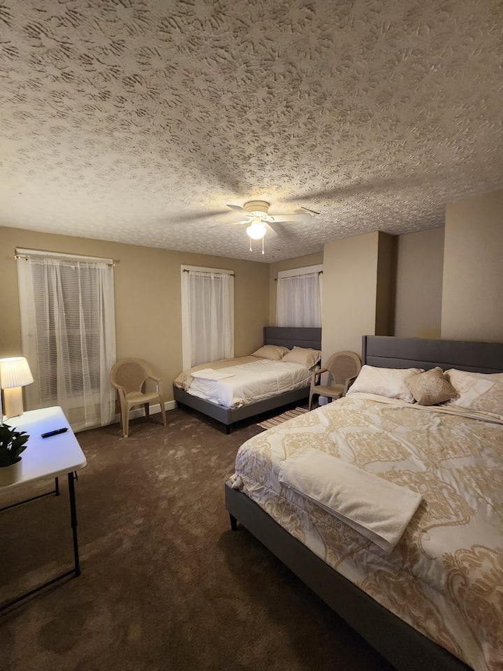 Two Beds Available In Room Available, Smart Tv - 콜럼버스