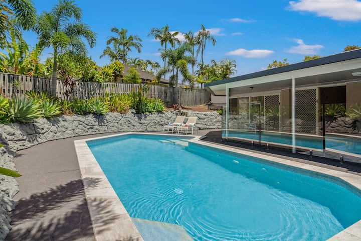 Modern Family Home – Saltwater Pool, Near Robina - Springbrook