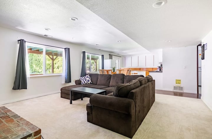 Peaceful Home In Gresham - Troutdale, OR