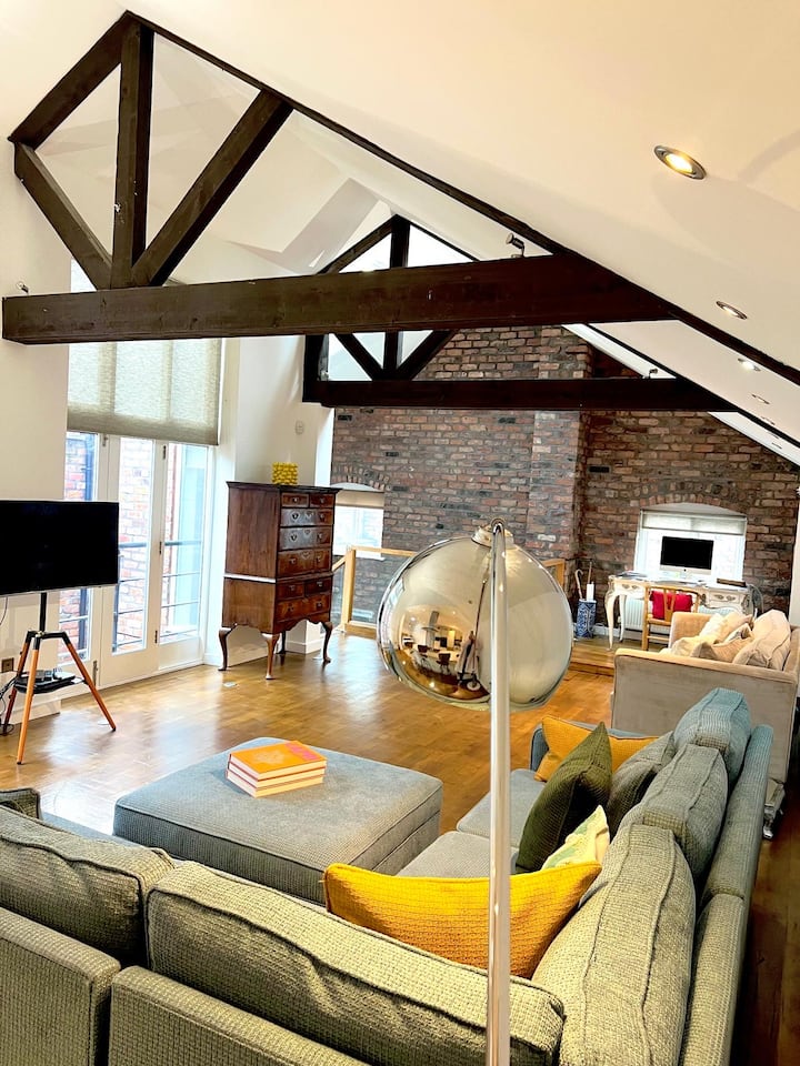 Unique Barn House - Near Lark Lane & Sefton
Park - Liverpool