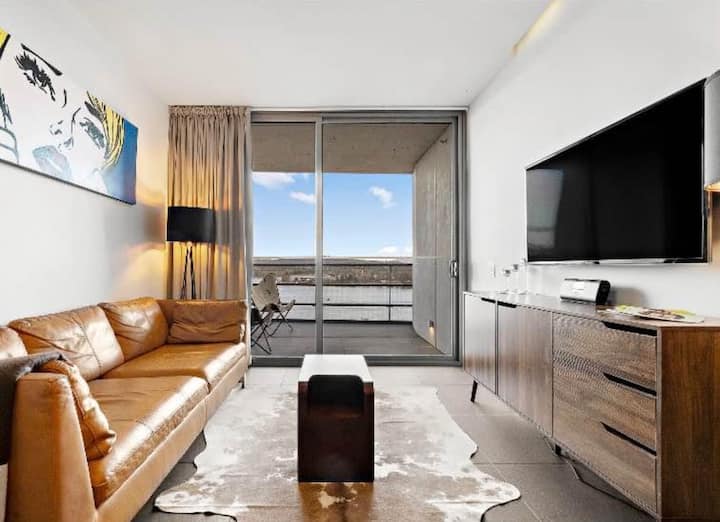 Charming 1-bedroom Apartment With Lake Views - Canberra