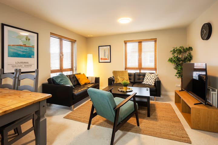 The Hockney- 2 Bd Hip Ap. Ultra Fast Wifi - Belfast