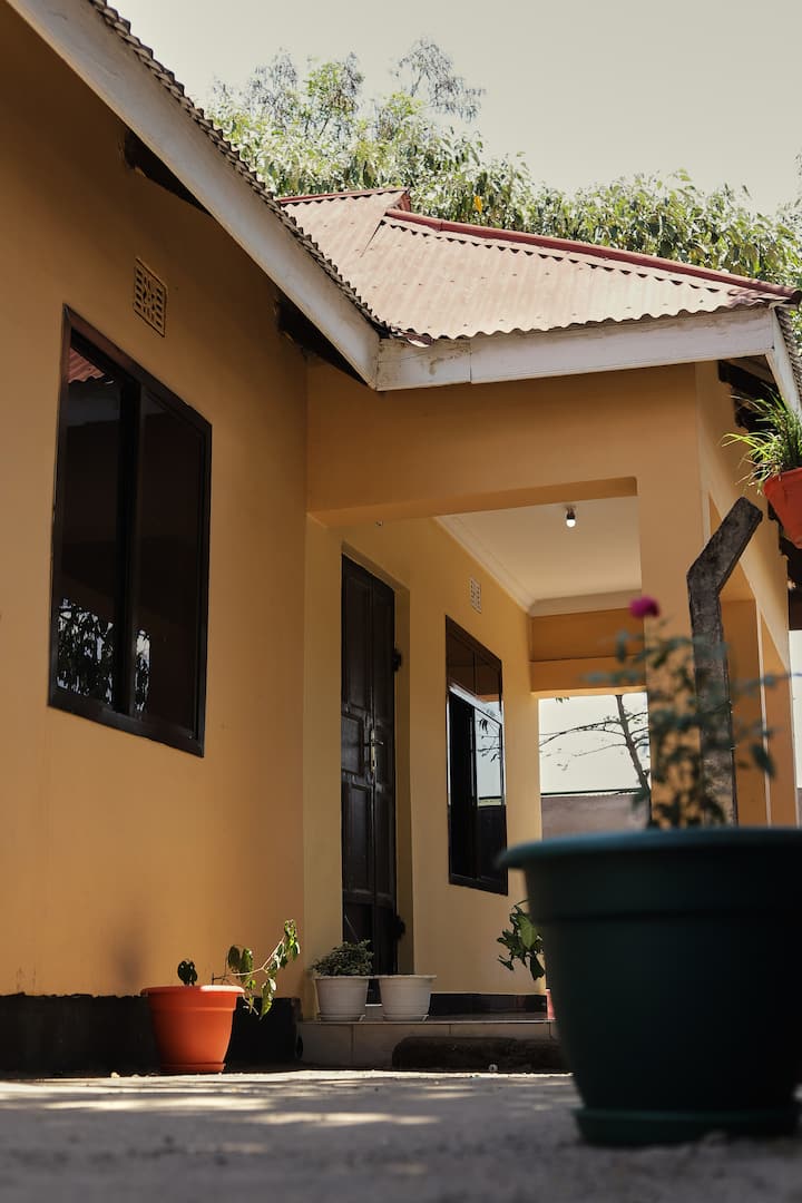 Stay With Halisi - Majiyachai, Usa River - Usa River