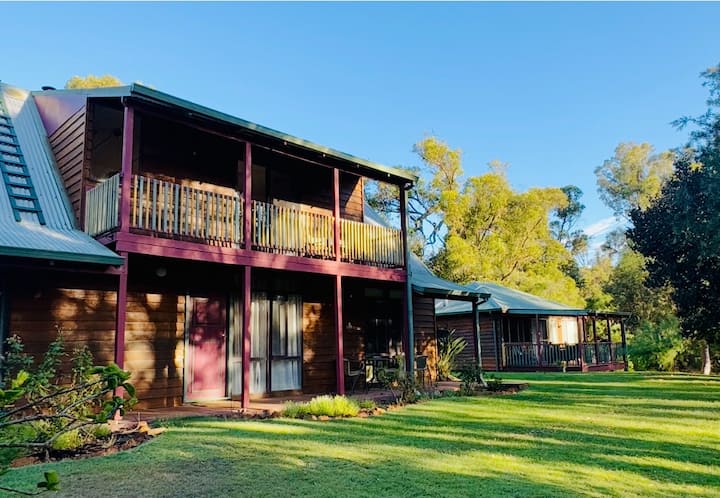 Rustic House & Cosy Cottage - Bunbury