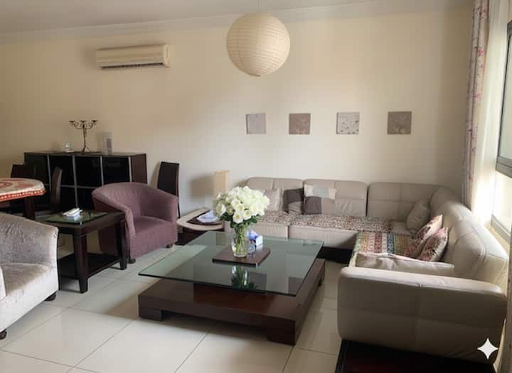 Lovely & Cozy 3br Apartment In Sodeco - Beyrut