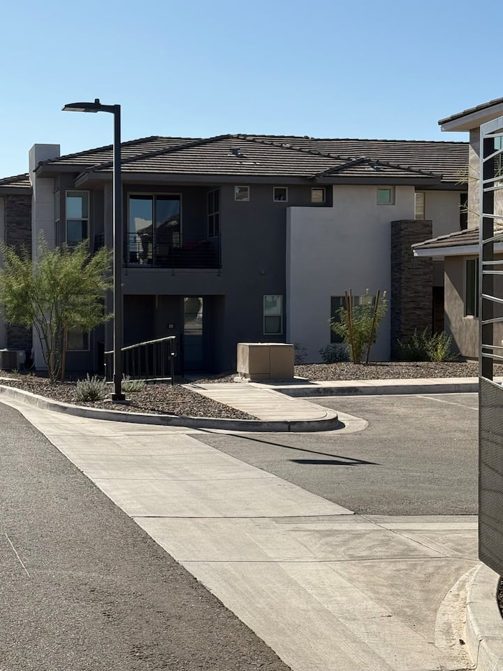 Tsmc Resort Living All-inclusive 2/2- New - Phoenix, AZ