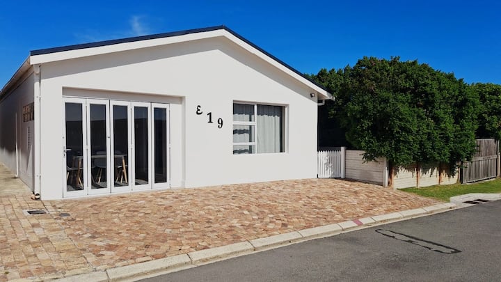 Ons Strandhuisie E19 In Pearly Beach Resort - Pearly Beach