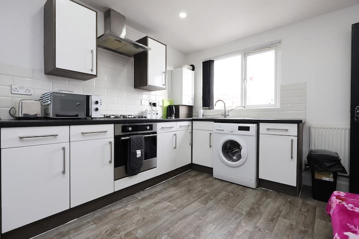 Cozy One-bedroom Flat In The Heart Of Cardiff - Barry