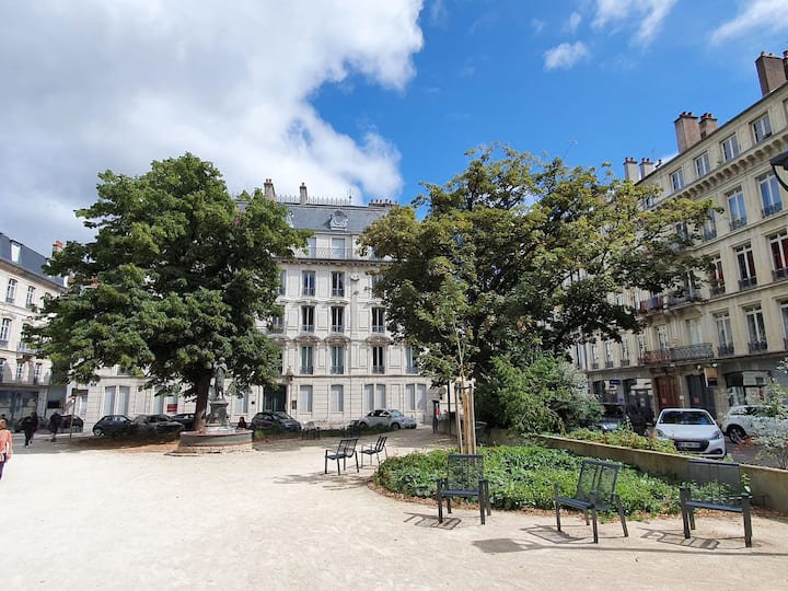 « Le Saint-amour » Chic Et Cosy - ibis budget Besançon Centre Gare