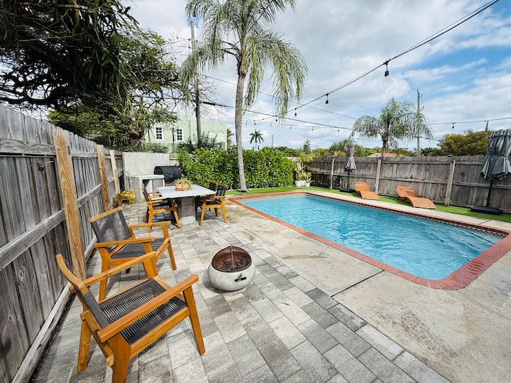 Your Tropical Oasis Awaits - West Palm Beach, FL