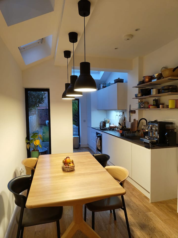 Guest Suite - Kings Heath, Central. - Birmingham