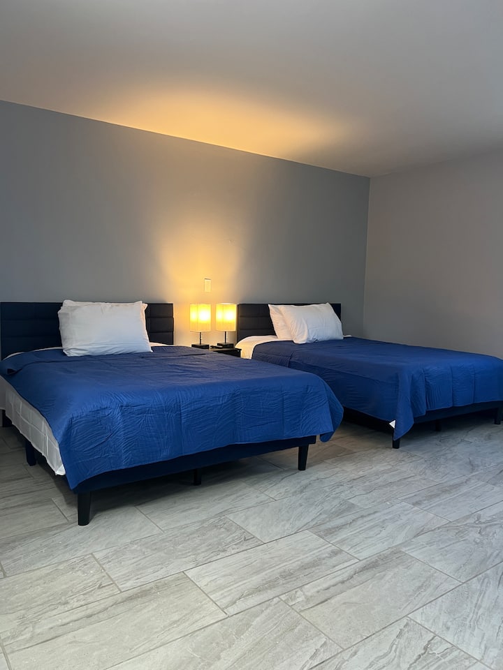 2 X Double Beds Room - Watertown, NY