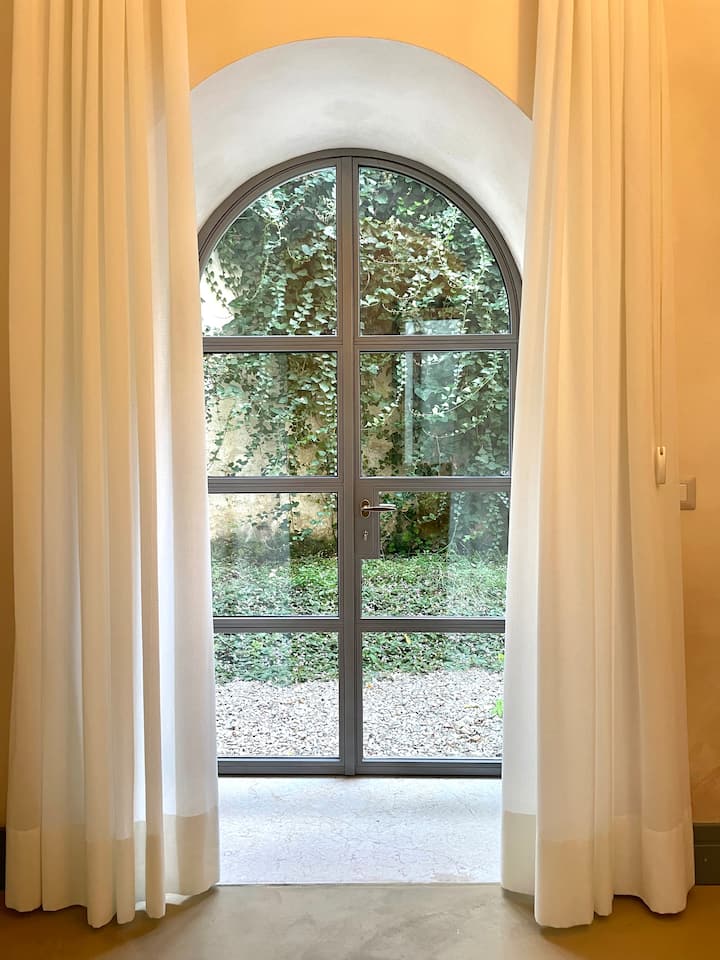 Corte D'oro, Il Lusso Nel Centro Storico - Netflix - Lecce