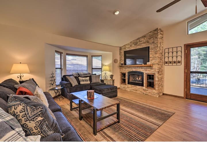 Bobcat Bungalow | Quaint, Quiet & Cozy Mtn Retreat - Munds Park, AZ