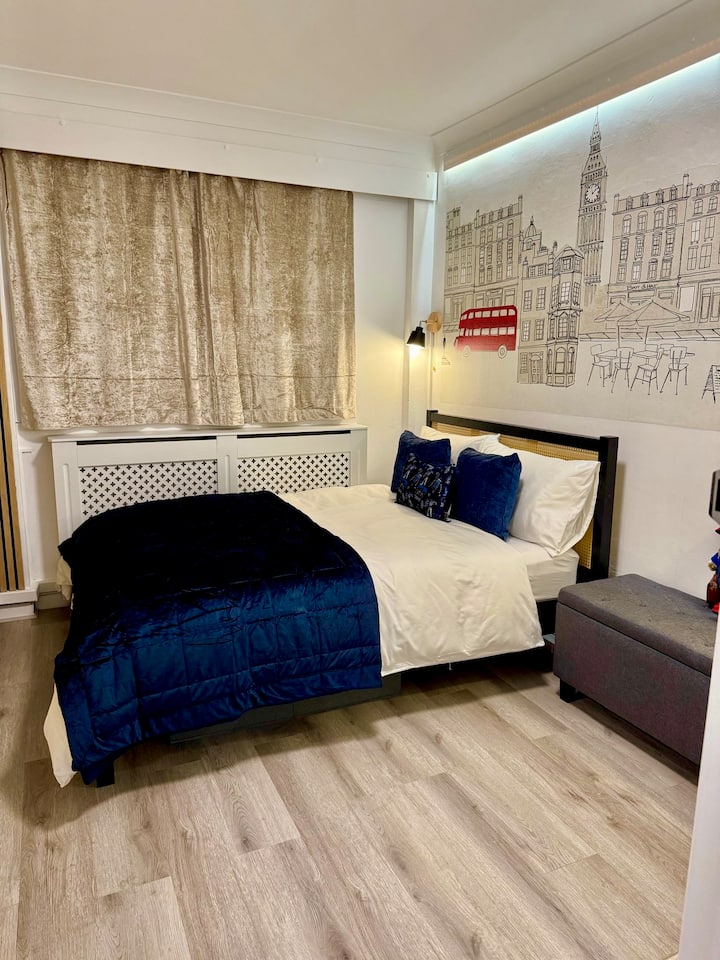 Small Stylish Flat Westend - Chelsea