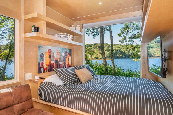 Waterfront Bliss Tiny Home - Connecticut