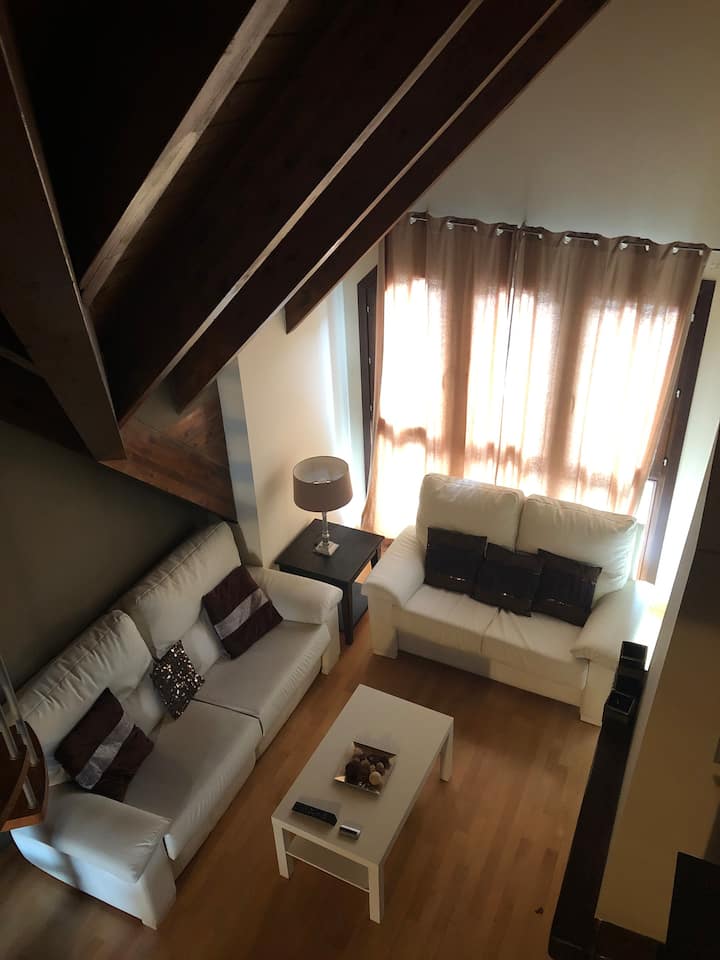 Acogedor Y Confortable áTico - Broto