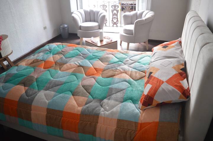 Habitación Privada Con Baño En El Corazón De Quito - Quito